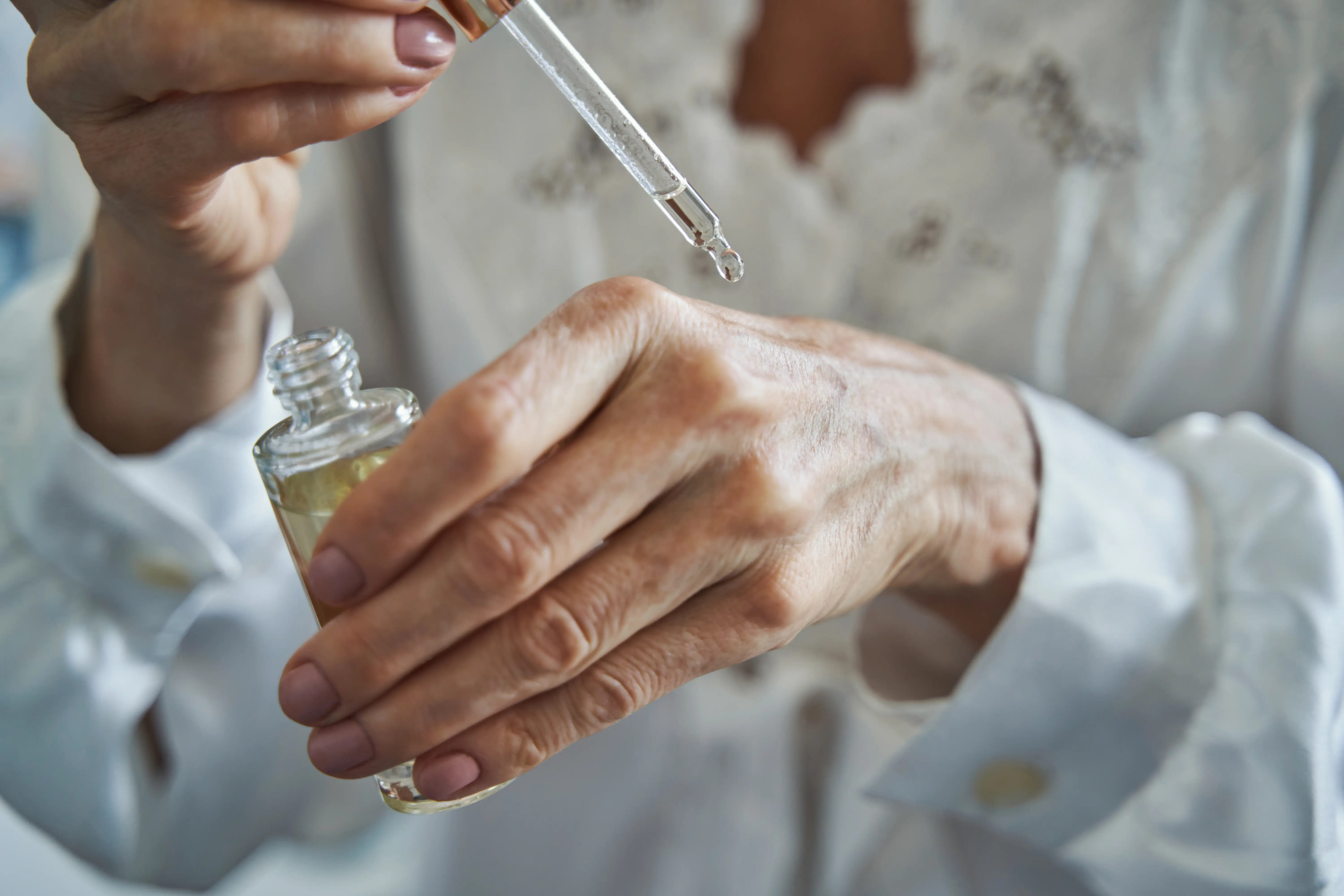 Ferulic Acid and Retinol. Can I mix them? Benefits And Side-Effects